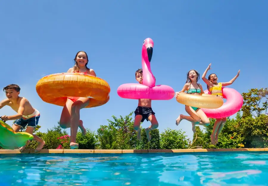 5 Tips to Help Ensure a Great July 4th Weekend Pool Party - Gohlke Pools
